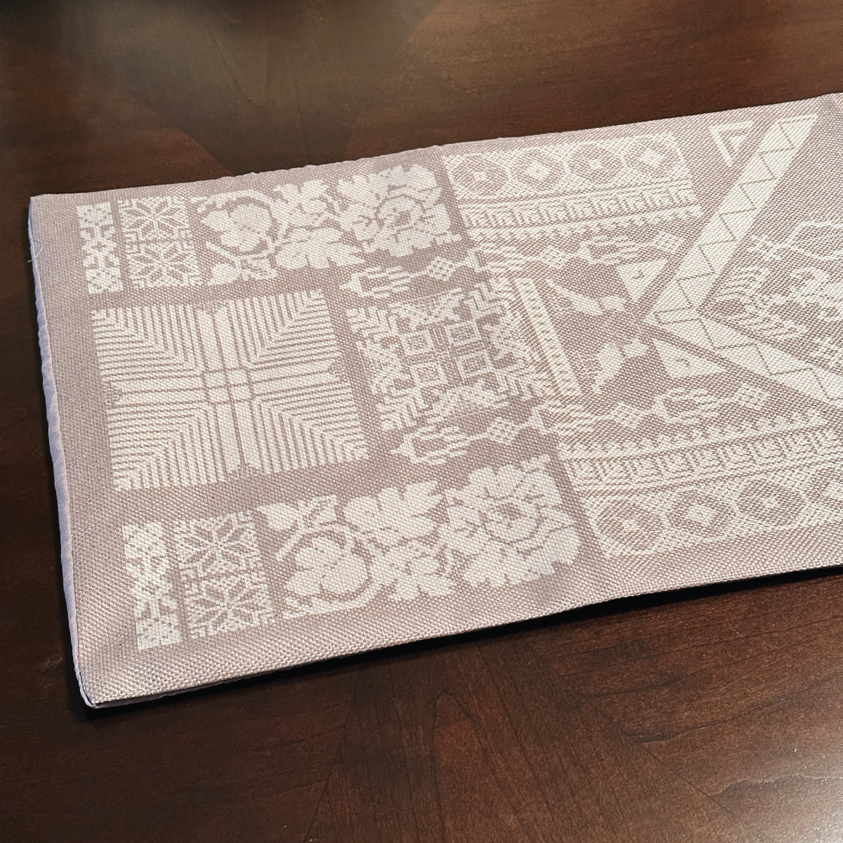 Tatreez Table Runner – WATAN STUDIO